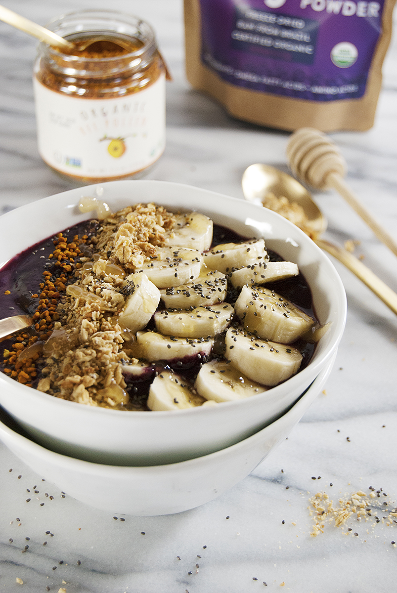 Acai Bowls with Granola and Banana - The Charming Detroiter