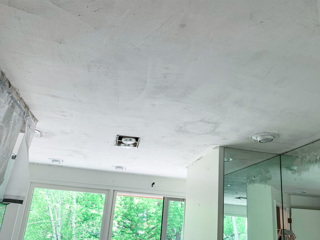 How to Remove Popcorn Ceilings DIY Tutorial - The Charming Detroiter